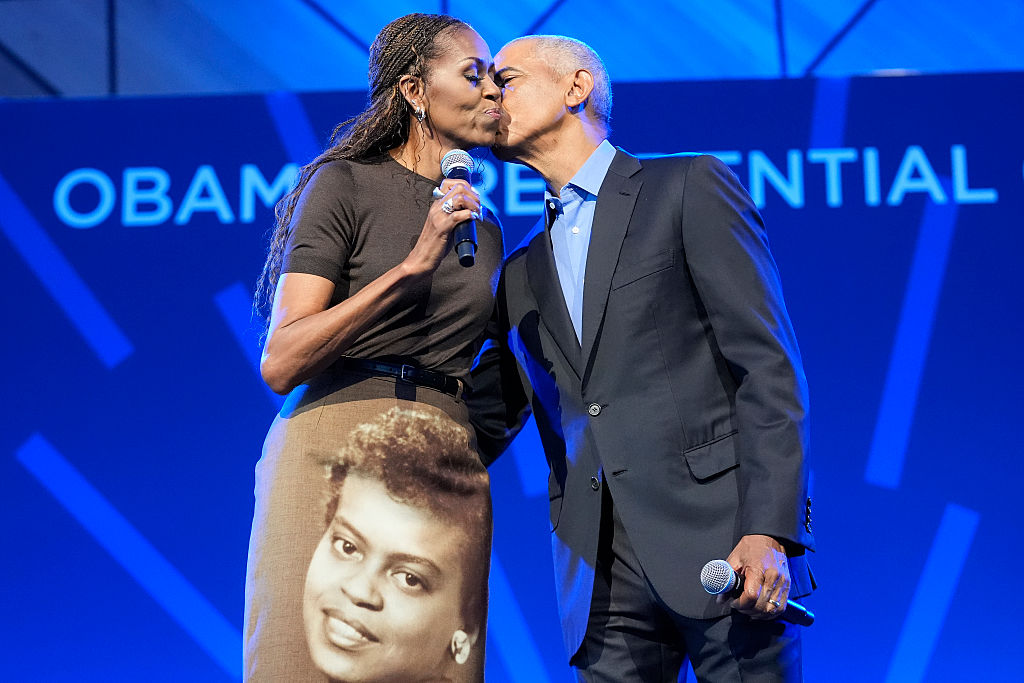 The Nigerian-Born Artist Who Created First Joint Portrait Of The Obamas ...